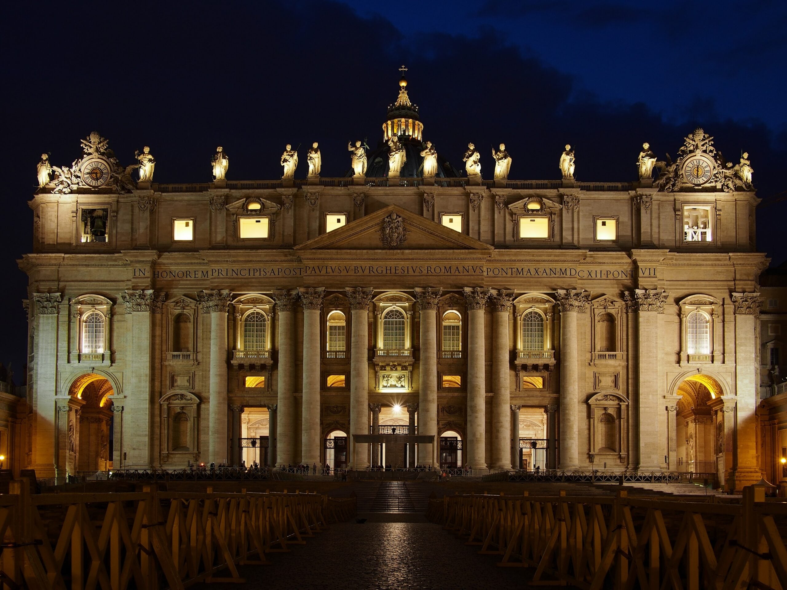 Vatican at Night Tour with Secret Room | Semi-Private Experience - LivTours