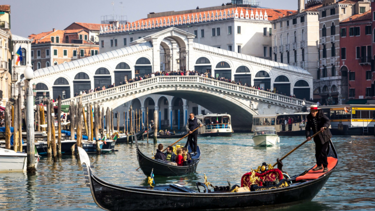 How was Venice built and is it really sinking? - LivTours