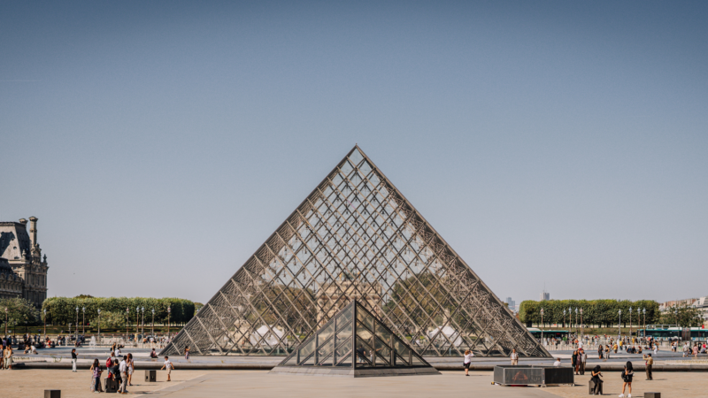 10 cool facts about the Louvre - LivTours