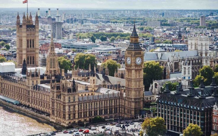 Why was Queen Elizabeth II so loved by the world? - LivTours