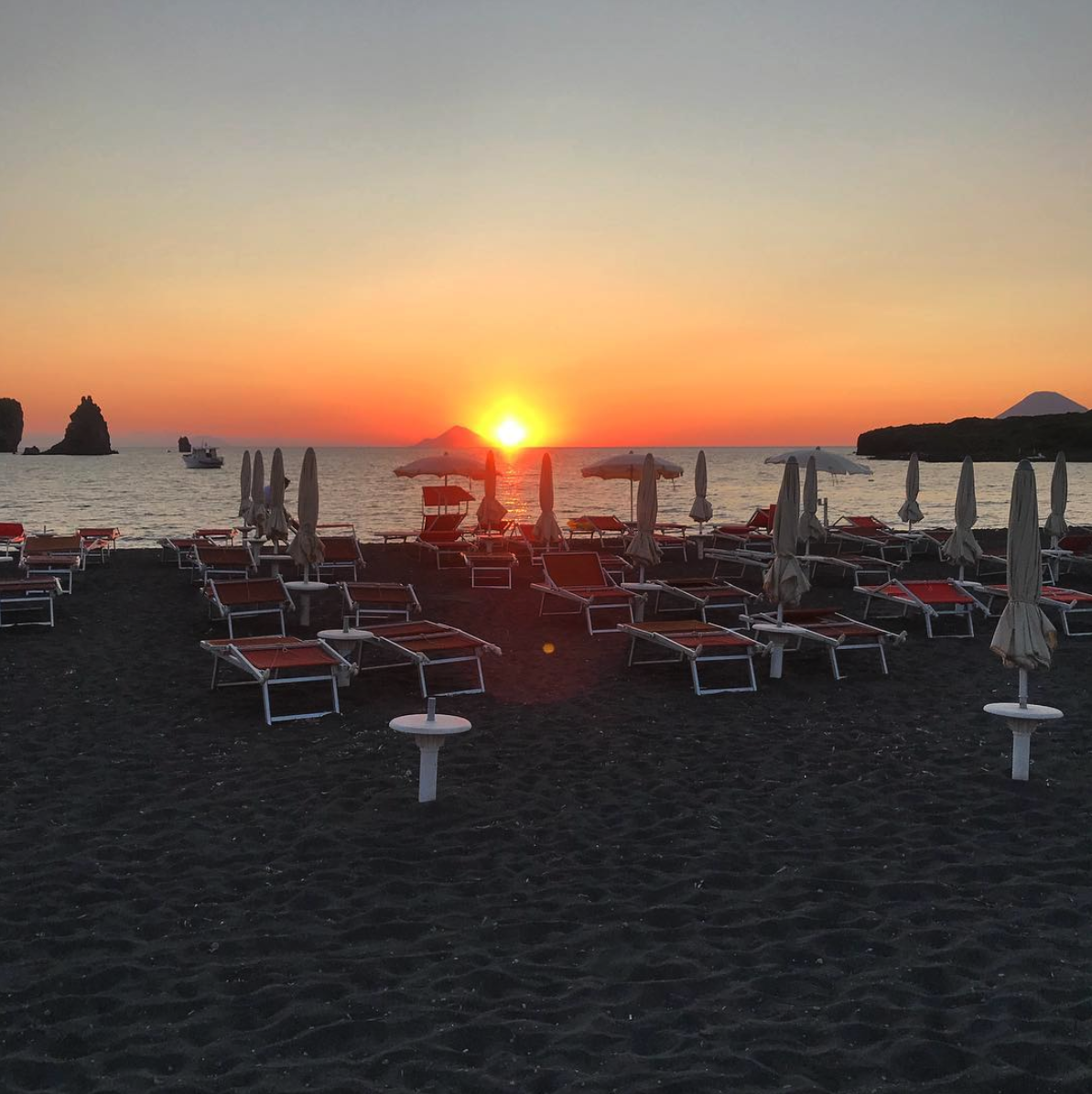 5 Italian Black Sand Beaches in Italy - LivTours