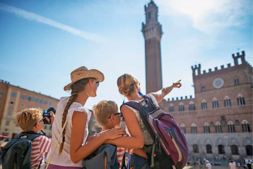 Private Siena Walking Tour with Duomo - LivTours